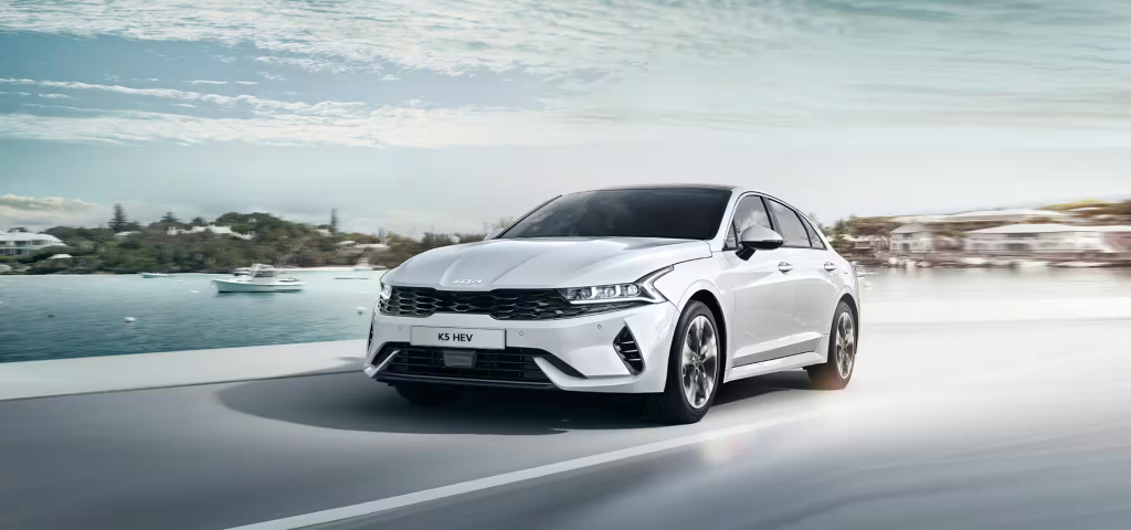 В Россию привезли новую Kia K5. Угадайте, сколько стоит седан в минимальной комплектации